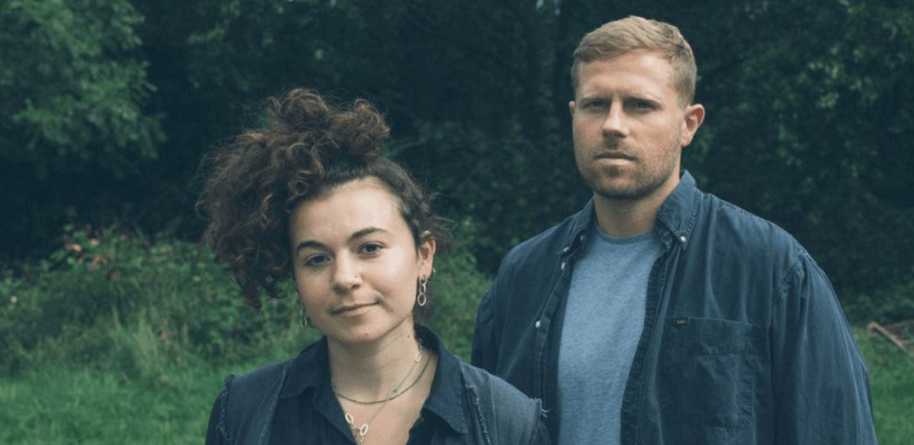 Flo Perlin & Pilgrims' Dream - Life Lives Inside - mp3hugger